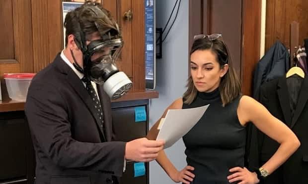 US politician wears gas mask during coronavirus vote in Congress ...